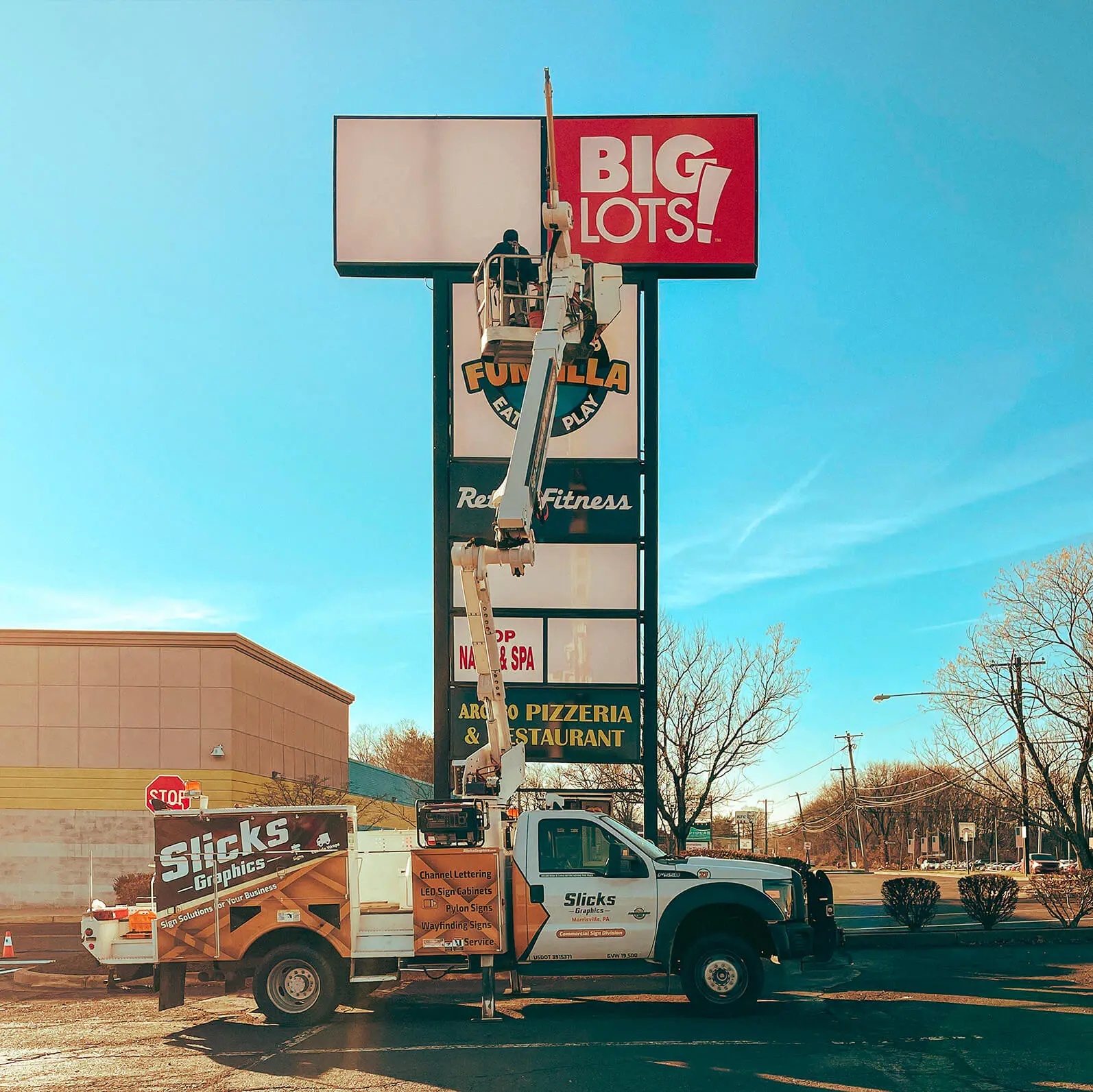 Pylon Signs | Design | Fabrication | Installation | Repair